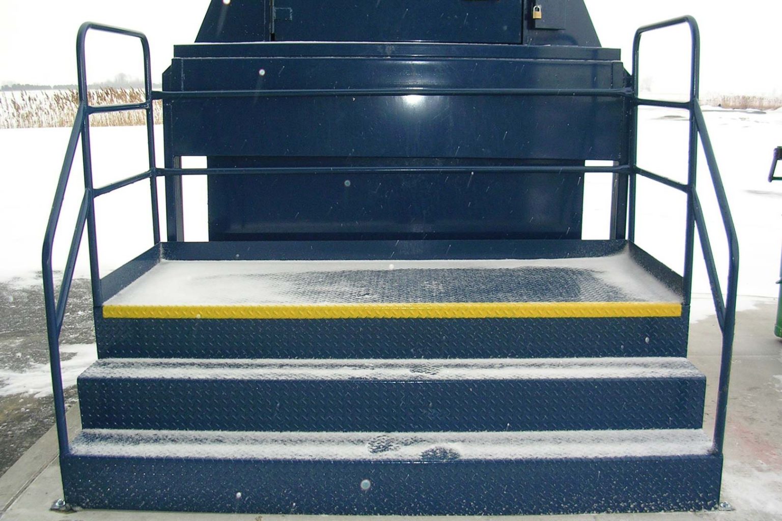 Vertical Compactor - Rotobale Compaction Solutions Inc.