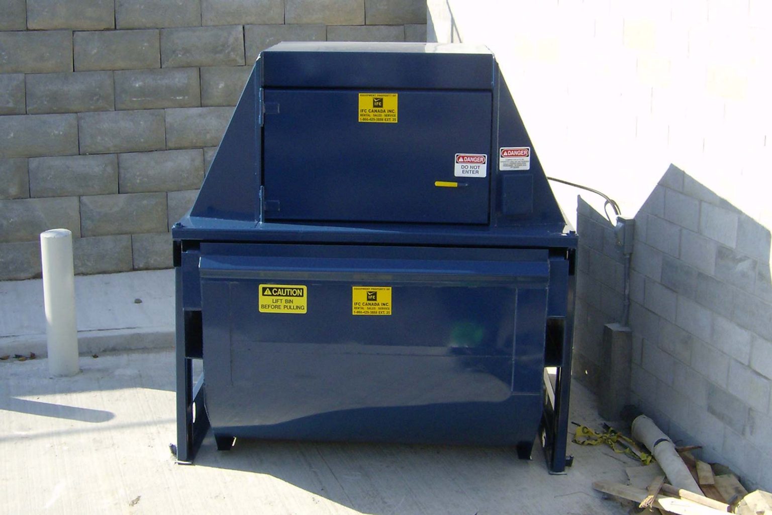 Vertical Compactor - Rotobale Compaction Solutions Inc.