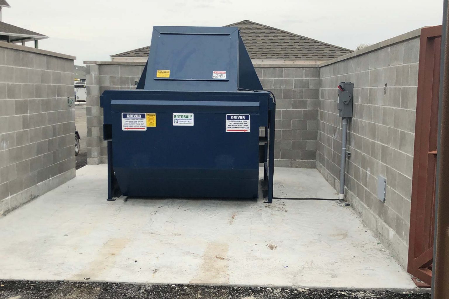 Vertical Compactor - Rotobale Compaction Solutions Inc.